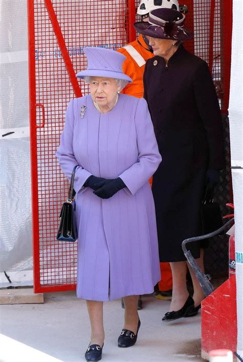 Яркие наряды