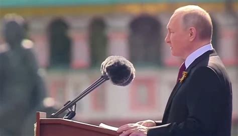 Путин на Червения площад Истинската война се води срещу Русия Видео