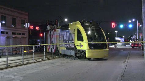 Houston Police Chase Ends When Bmw Crashes Into Metro Train