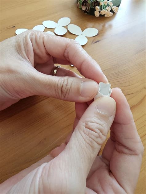 ชวนทำการ์ดวันแม่จากดอกมะลิ Diy แกลเลอรีที่โพสต์โดย Mommaid Lemon8