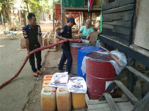 ဘီးလင်းမြို့‌ပေါ်ရပ်ကွက်ရှိ သောက်သုံးရေရှားပါးသည့်ပြည်သူများအား မြို့နယ