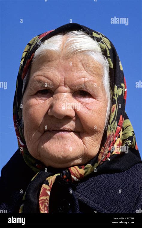 Old Russian Woman Hi Res Stock Photography And Images Alamy