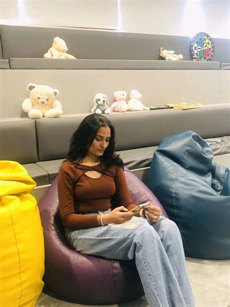 Jyoti Rajput On Linkedin Connections Comment Usingphone Workplace Distraction Benefits