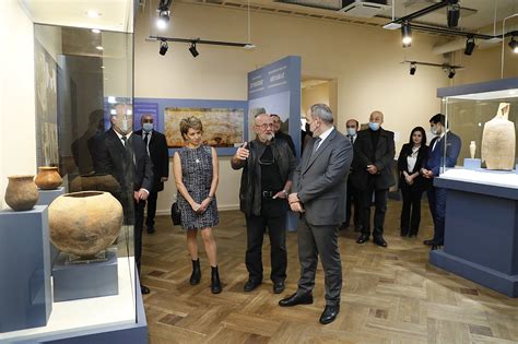 Նիկոլ Փաշինյանը տիկնոջ հետ այցելել է «Հողի գաղտնիքը Արտաշատը մշակույթների խաչմերուկում