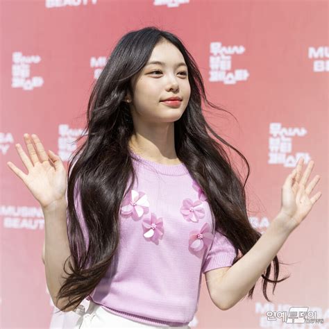 Today포토 하츠투하츠 이안 향기로운 미모