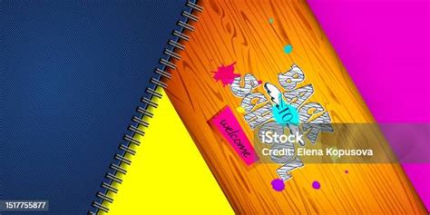 만화 스타일의 학교 교육 개념입니다 데님 공책 공책 한 장 화려한 얼룩이 있는 환영 텍스트가 있는 나무 테이블의 세련된 학교 배경 메모장에 대한 스톡 벡터 아트 및 기타