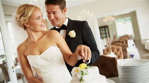 Disgusting Groom Slated For Not Cleaning Grubby Nails On Wedding Day