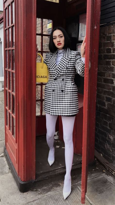 Pin On All Outfit Ideas In 2024 Effortlessly Chic Outfits Chic Outfits Fashion Tights