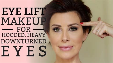 How To Apply Eye Makeup For Women Over 50