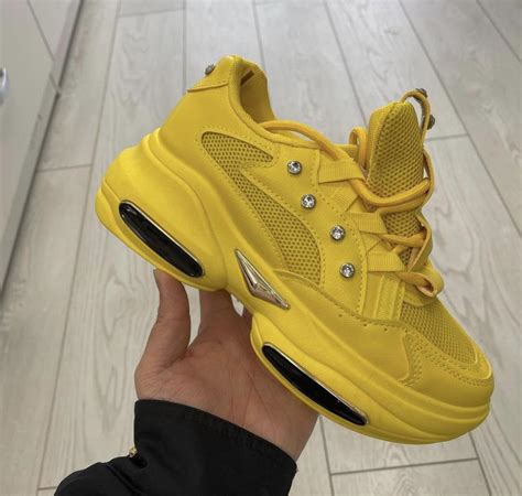 Кросівки — ціна 899 грн у каталозі Кросівки Купити жіночі речі за