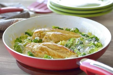 Pollo Alfredo Con Brócoli Con Sal Y Azucar