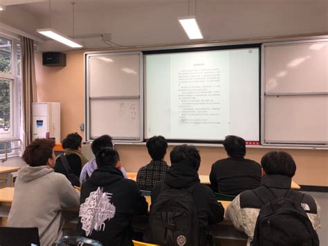 宪法入校园 普法促成长宁波城市职院开展宪法宣传周系列活动