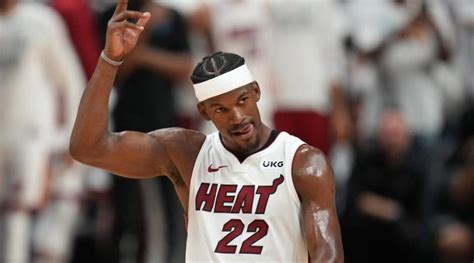Nba季后赛首轮数据王：巴特勒376分领跑 库里三分称霸 浓眉盖帽王 球迷屋