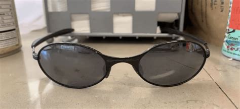 Help Iding These Old Oakleys Rsunglasses