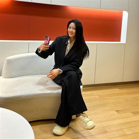 ソリョン チャールズニュースとユーモア