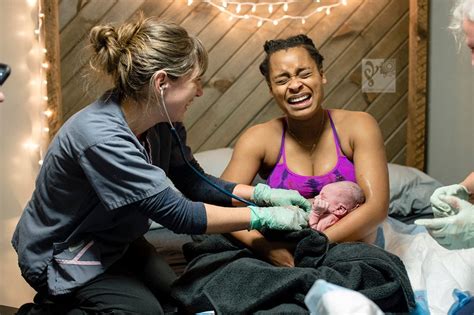 29 Gorgeous Photos That Give Midwives The Credit They Deserve