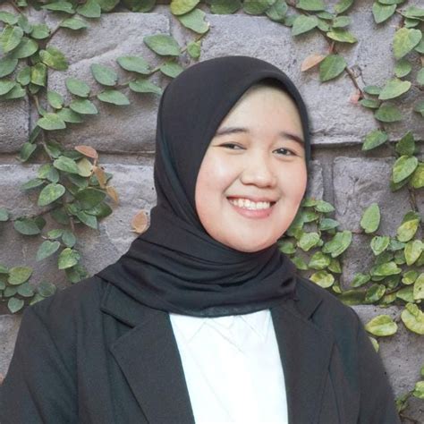 Nadya Septiani Sahas Medium