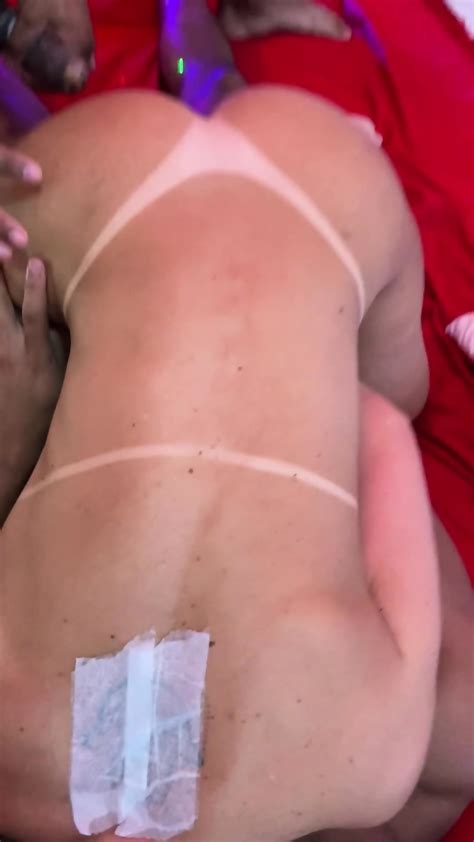 Gostosa Levando Fumo Eporner