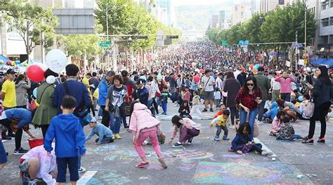 말죽거리선 말 달리자 카페 골목선 그림 그리자