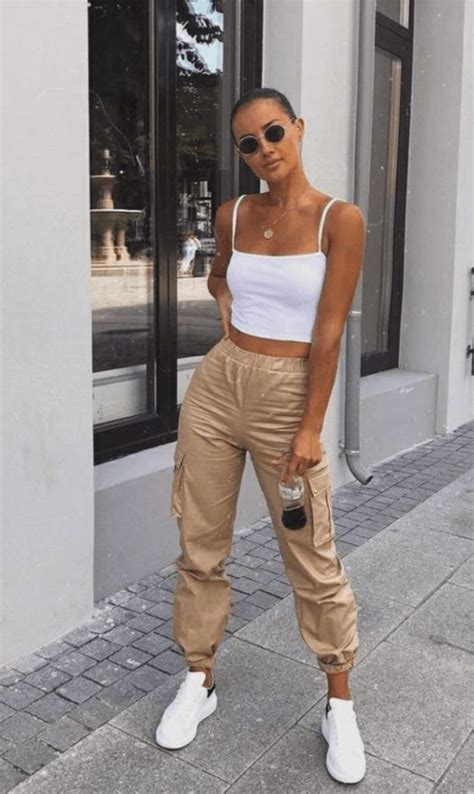 40 Seriously Stylish Cargo Pants Outfit Ideas For Women La Belle Society Casual Outfits