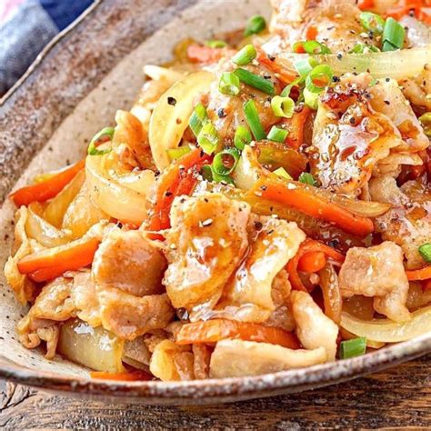 味噌を加えてコクをプラス。タレが美味しい「豚バラ玉ねぎの旨だれ炒め」 Folk
