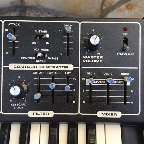 MATRIXSYNTH Mint MOOG ROGUE VINTAGE ANALOG SYNTH SN 9110 With Original Box