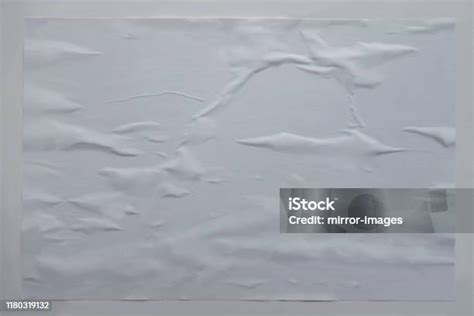 에어 포켓 주름이 고르지 않은 흰색 접착 포스터 종이 배경 효과 0명에 대한 스톡 사진 및 기타 이미지 0명 거친 구겨진