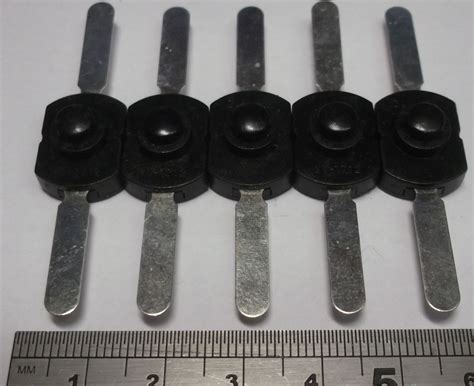 Latching Push Button On Off Switch Pack Of 5 5 5 Cm