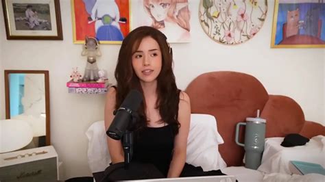 Pokimane Asegura Que Le Pasó Algo Muy Loco Con Un Trabajador De
