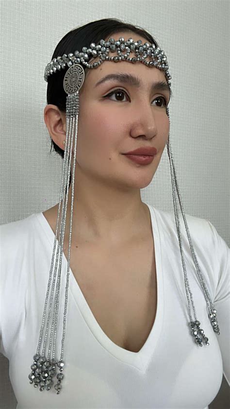 Сарнайн Болор Сарнайн Болор Захиалгат гоёл чимэглэл