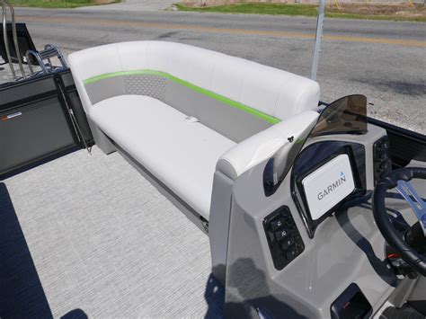 2023 Qwest E Class 822 Rls Ltz Tritoon Pontoon W Honda 150 Fourstroke