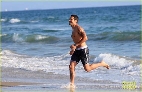 Jesse Metcalfe Shirtless Six Pack Beach Stud Photo Bikini Cara Santana Jesse
