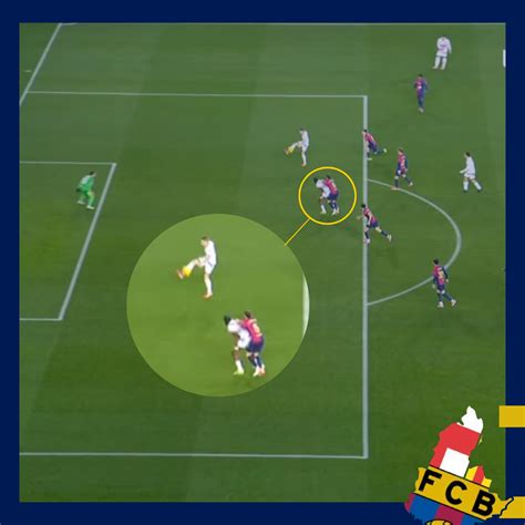 Barcaholics Myanmar ဖြစ်စဥ်ကို ပြန်ပြောရရင် ပြိုင်ဘက်အသင်းရဲ့လူကျွံကစားသမားက ခံစစ်အတွက် လှုပ်ရ