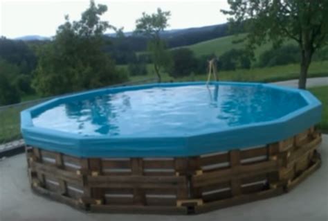People Are Making Pools Out Of Pallets And Heres How To Do It