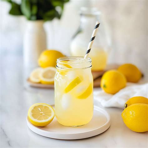 Classic Lemonade Summer Drink
