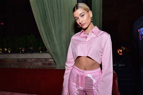 Is Hailey Bieber Pregnant Justin S Wife Reveals Ovarian Cyst Diagnosis Ibtimes