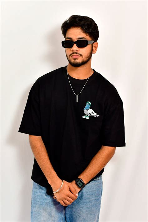 Sneaker Head Oversized Tshirt Luka Originals