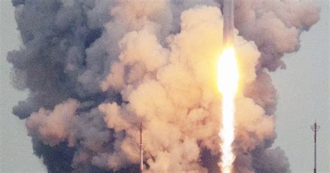 달 향해가는 차세대발사체 제작 기업 입찰 시작