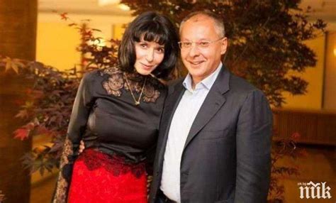 САМО В ПИК И РЕТРО Вижте порасналите деца на Станишев Снимки Информационна агенция ПИК