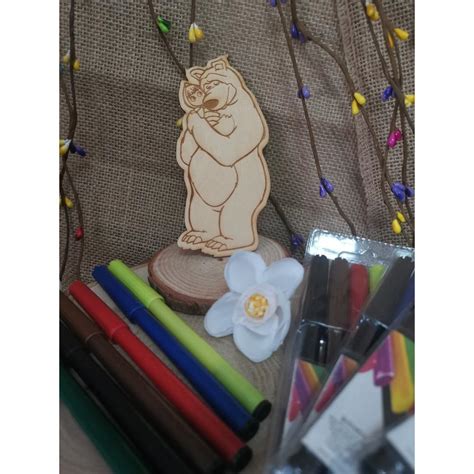 Фигура за оцветяване Маша и Мечока