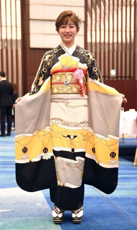 最多勝利新人騎手・今村聖奈が華やかな晴れ着姿で登場 「賞に恥じないよう頑張っていきます」競馬・レースデイリースポーツ Online