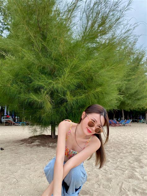 สาว พยาบาล สาว พยาบาล Added A New Photo