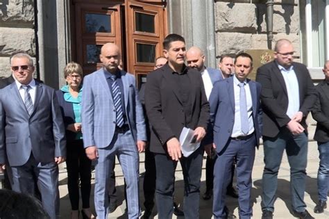 МЕЧ депозира в парламента вот на недоверие към кабинета Желязков