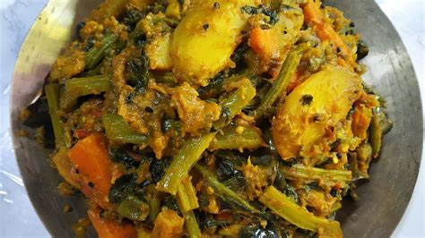 ভোগের খিচুড়ির জন্য পারফেক্ট নিরামিষ লাবড়া রেসিপি Pujor Bhoger Labra Bengali Mix Veg Recipe