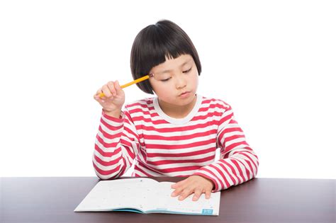勉強する女の子の写真素材 ぱくたそ