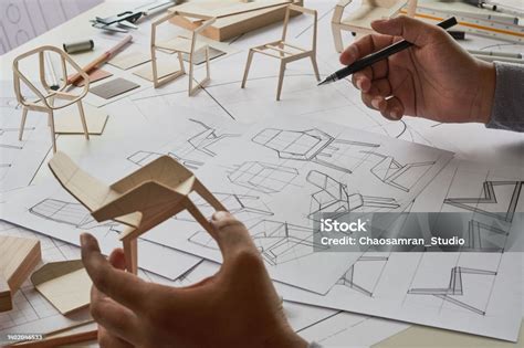 디자이너 스케치 드로잉 디자인 개발 제품 계획 초안 의자 윙백 인테리어 가구 프로토 타입 제조 생산 디자이너 스튜디오 컨셉 설계도에 대한 스톡 사진 및 기타 이미지 Istock