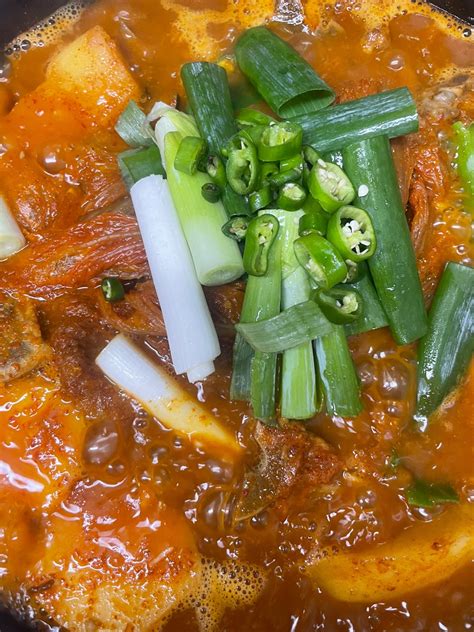 묵은지 감자탕 끓이는 법 들깨가루 없는 감자탕 만드는 방법