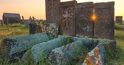 Тайные сокровища Армении озеро Севан монастырь Севанаванк сыроварня и хачкары в Норатусе