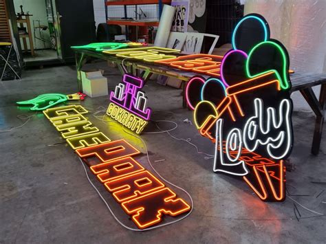 Reklama świetlna neon LED na Cena Opinie Neony 14723745485 Allegro