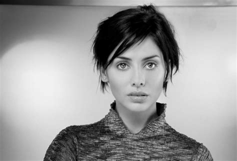 Natalie Imbruglia Torn Storia Significato Testo E Traduzione Ascolta